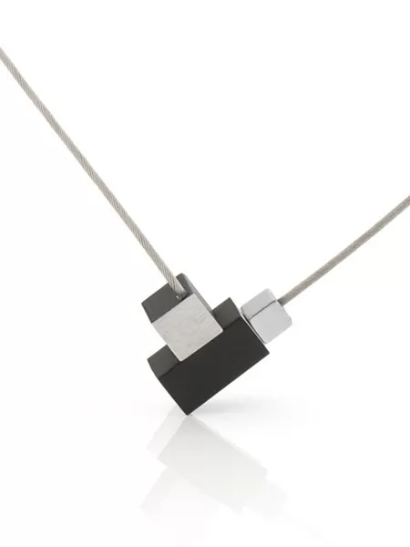 Clic collier C206Z staaldraad met zwart blokje en balkje