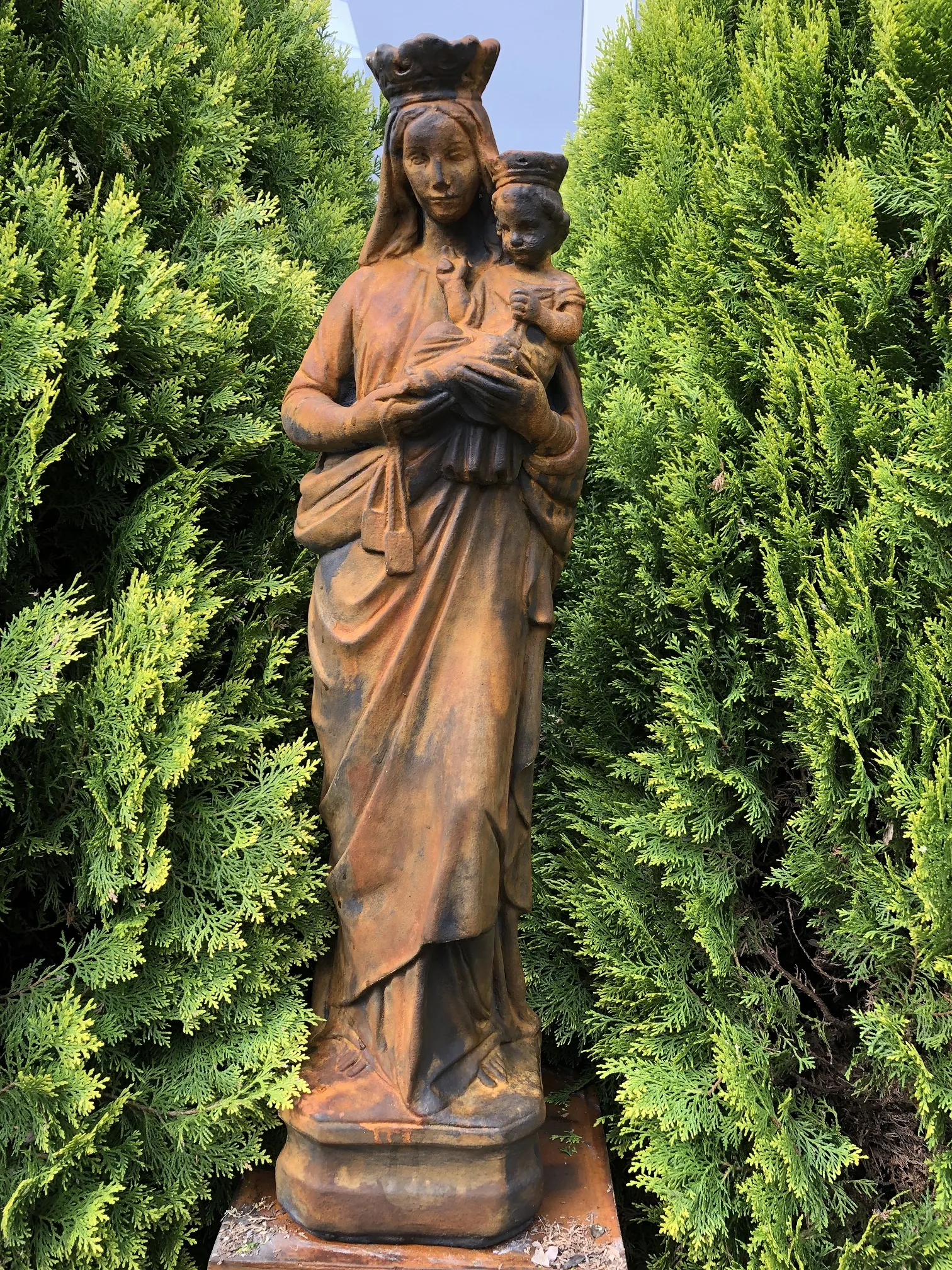 Statue von Maria - Kind, Statue Oxid, Stein - Houseandgarden.shop - dé ...
