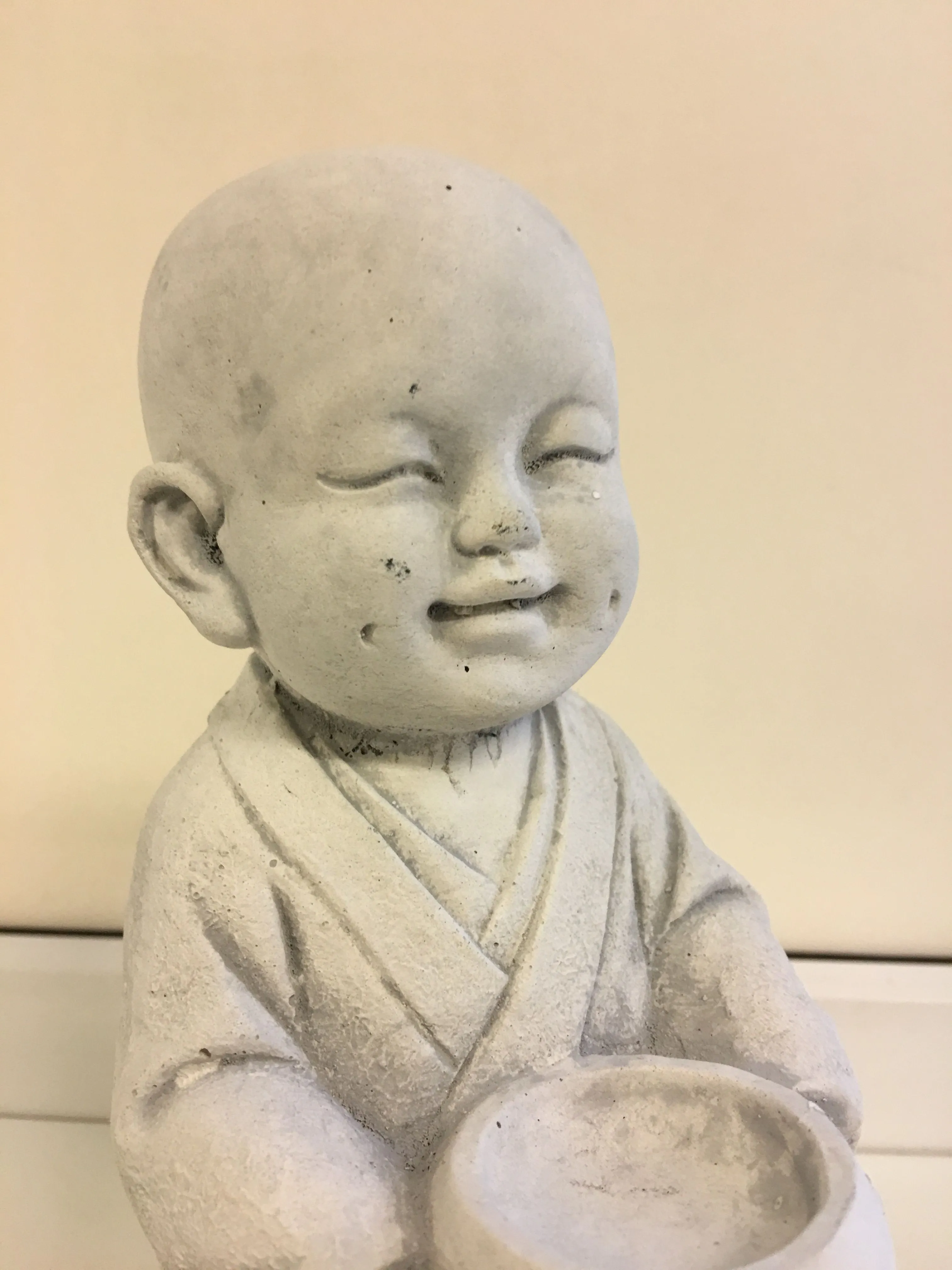 Shaolin monnik - met verdamp bakje - stenen beeld - 24 cm