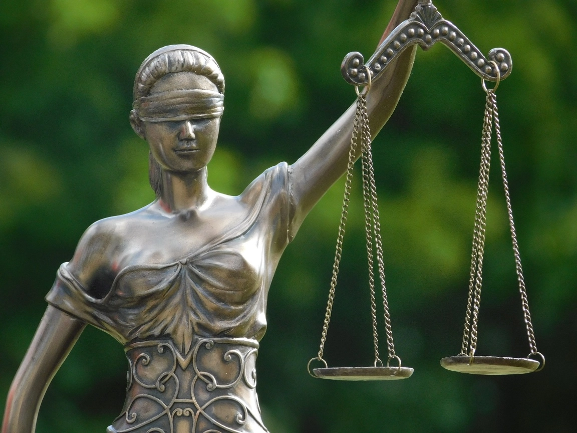 Statue Justitia – 46 cm – Polystone in Bronzefarbe
