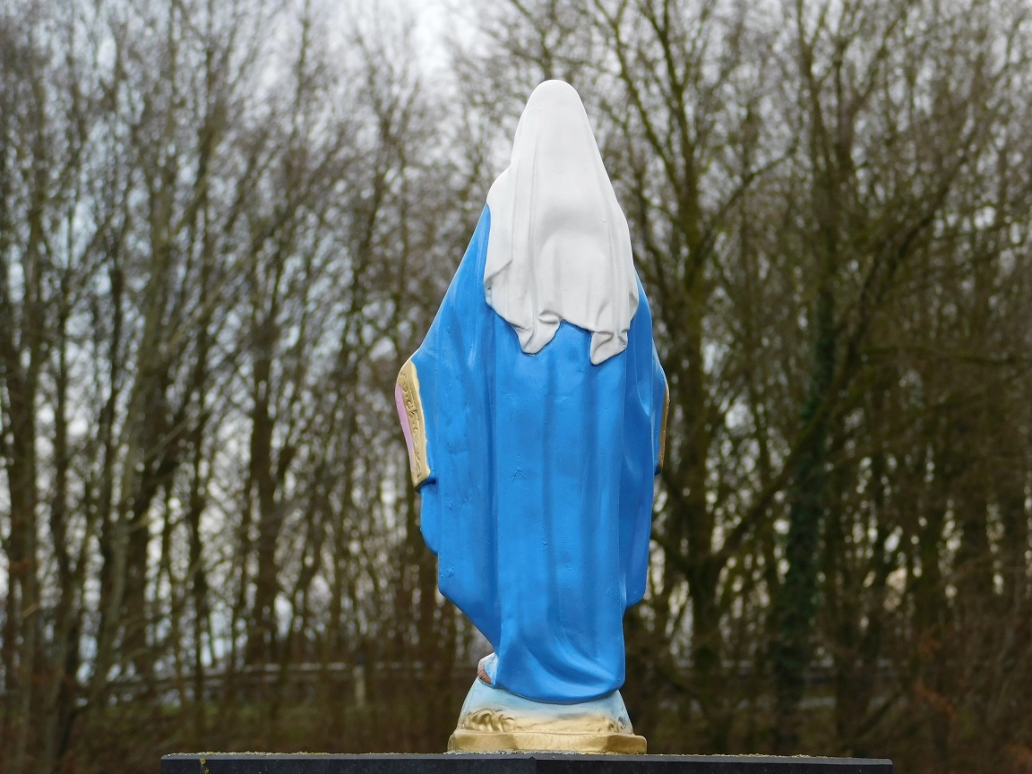 Maria - Polystone-Statue - 40 cm - in Farbe und Detail