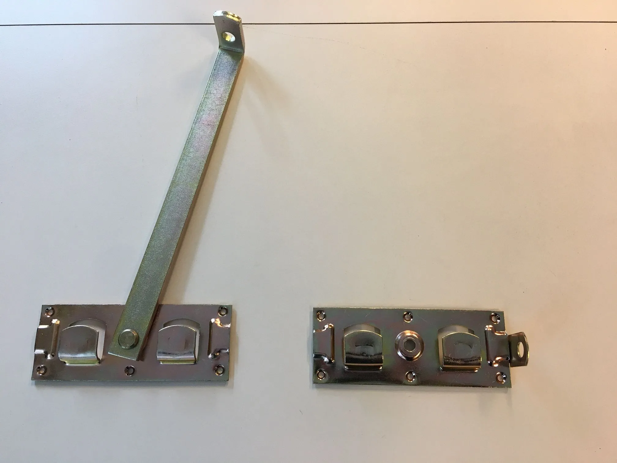 Groot valslot - poortslot, ijzer electrolytisch geel verzinkt