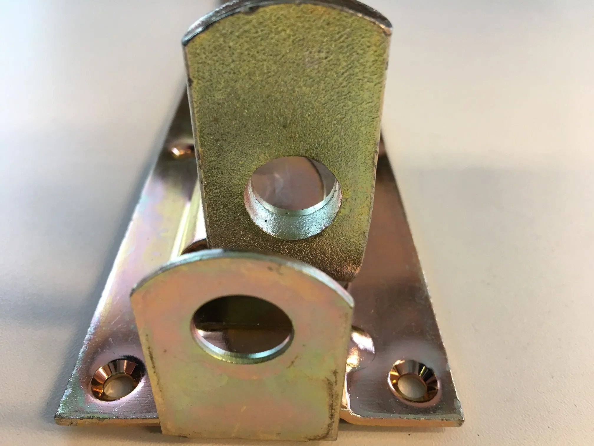 Groot valslot - poortslot, ijzer electrolytisch geel verzinkt