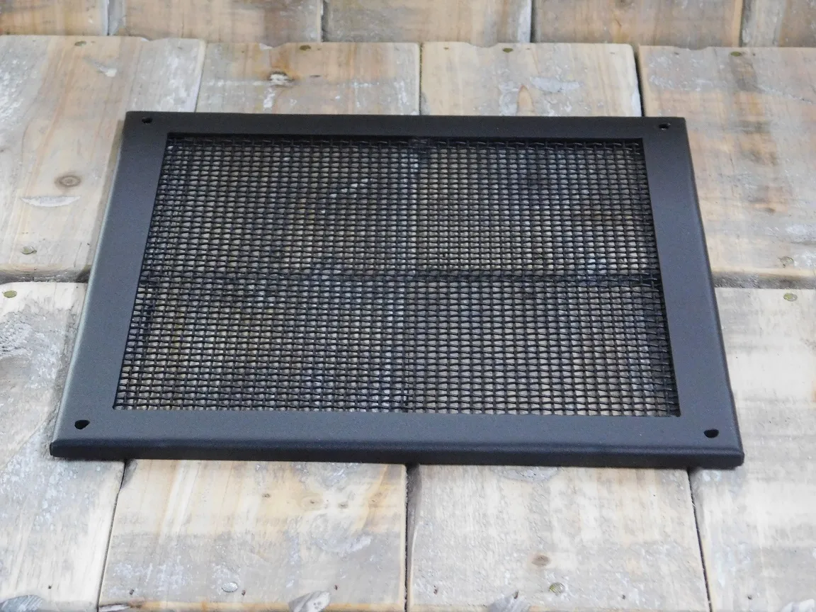 Vierkant ventilatierooster – 24 cm – fijn gaas – metaal