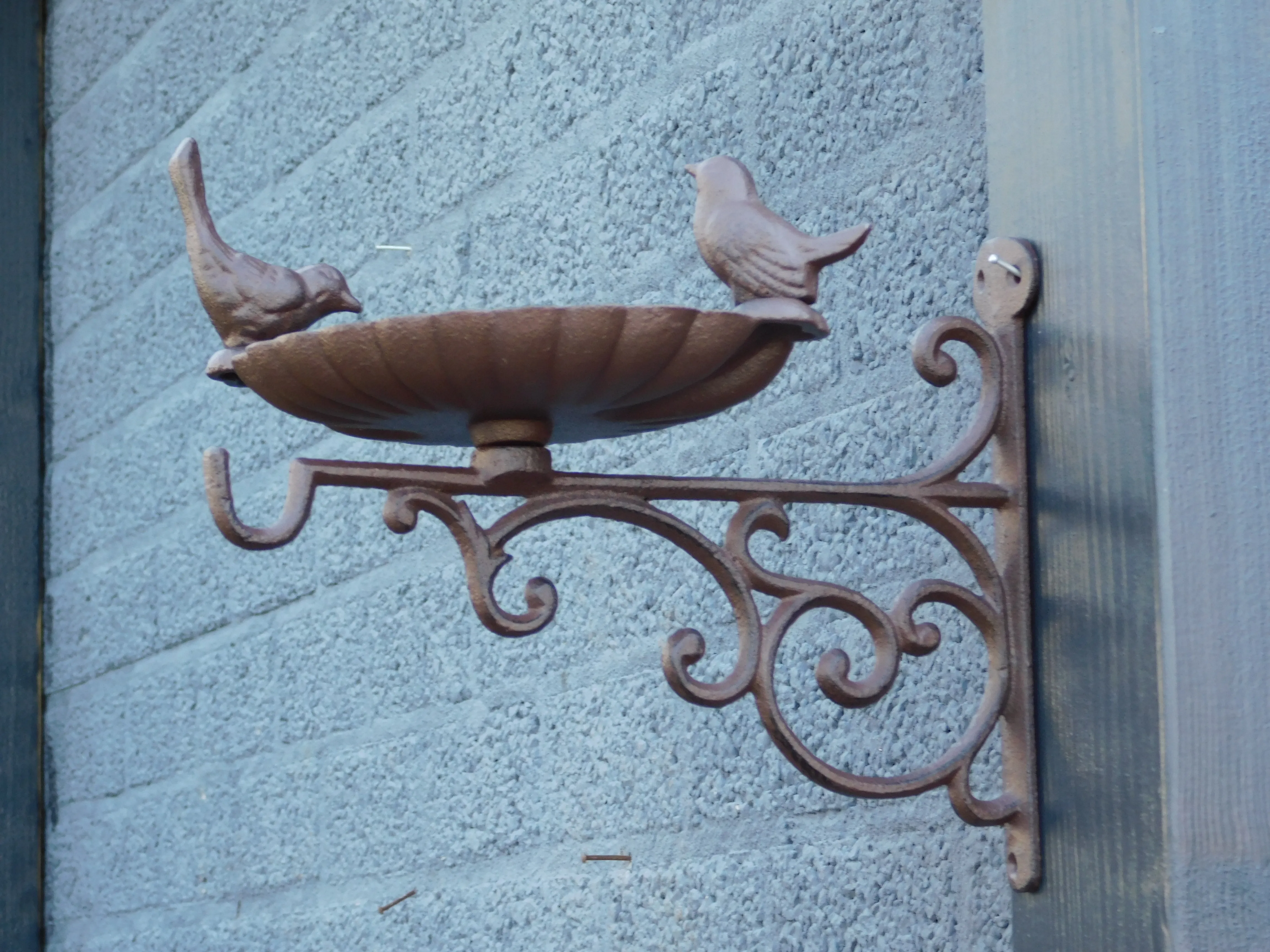 Wandvoederbak – gietijzeren vogelbad – bruin – 26 cm