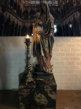 Schedel als kandelaar, kaarshouder als een schedel - Houseandgarden ...