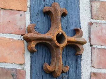 Rustieke rozet - gietijzeren muuranker - rozenmotief