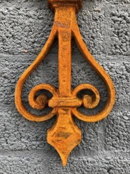 Muuranker van gietijzer - antieke wandanker - 76 cm