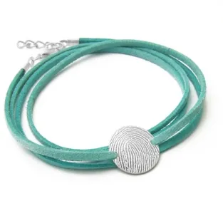 Vingerafdruk armband met rondje aan suède wikkelband